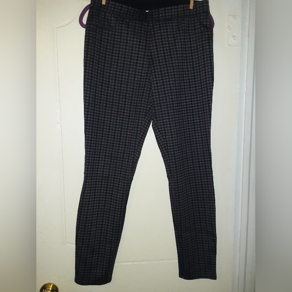 Max Studio | Pants & Jumpsuits | Max Studios Leggings With Back Pockets | Poshmark